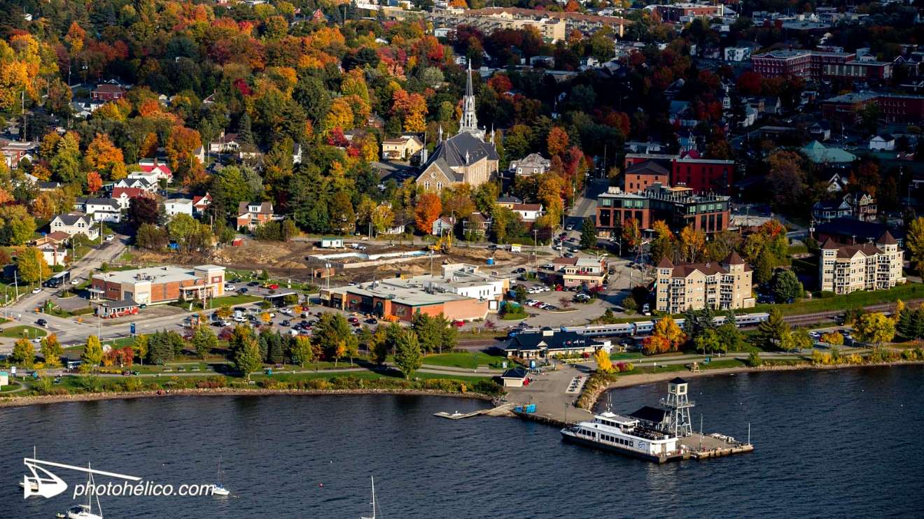 La Flambée des couleurs - Centre-ville de Magog